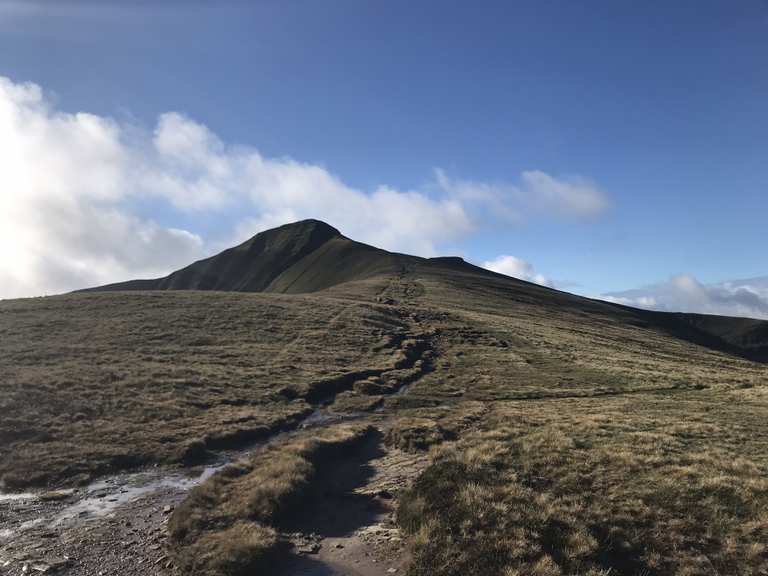 Cwm Gwdi to Pen y Fan: Wanderungen und Rundwege | komoot