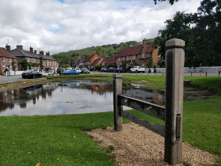 Aldbury Road Cycle Routes and Map | Komoot