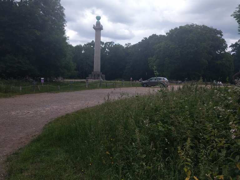 Ashridge Estate Cafe: Wanderungen und Rundwege | komoot