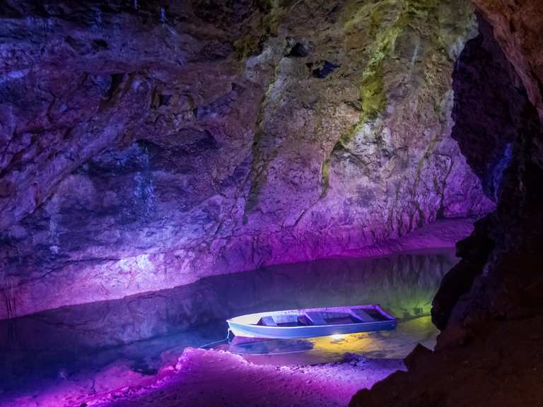 Wells to Ebbor Gorge loop via Wookey Holes Caves — Mendip Hills AONB ...