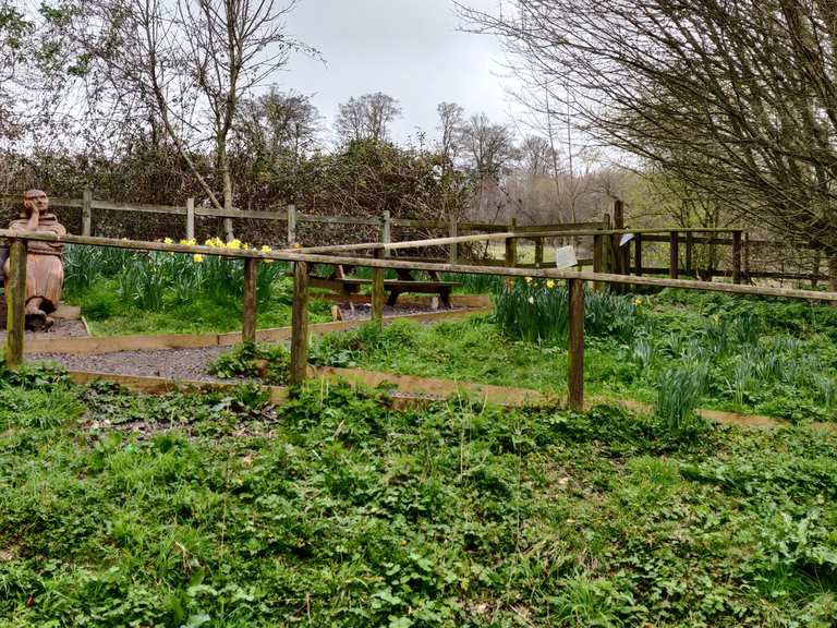 Pilgrims Rest Statue - Brother Percival Routes for Walking and Hiking ...