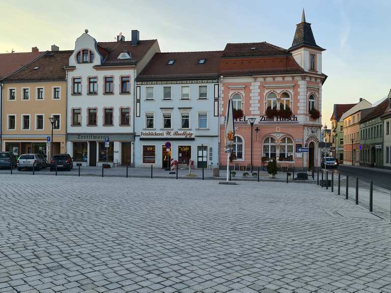 Marktplatz Radeburg mit Rathaus und Brunnen - Cycle Routes and Map | Komoot
