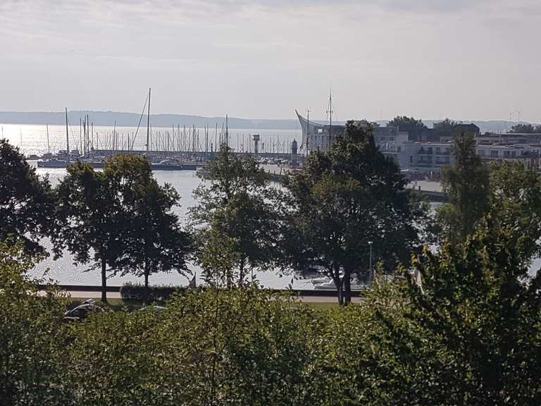 Borby Aussichtspunkt: Wanderungen und Rundwege | komoot