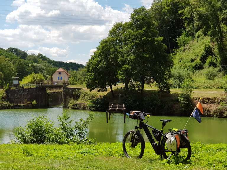Piste cyclable de l'écluse du Plan incliné de Saint-Louis-Arzviller ...