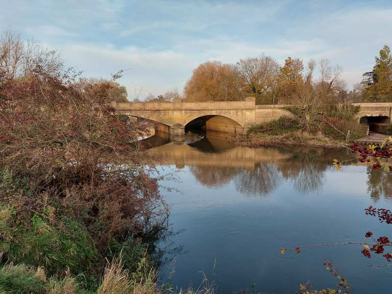 Pershore Old Bridge Routes for Walking and Hiking | Komoot