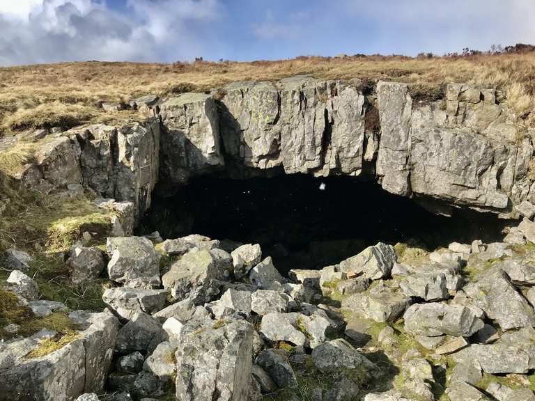 Chartist Cave: Wanderungen und Rundwege | komoot