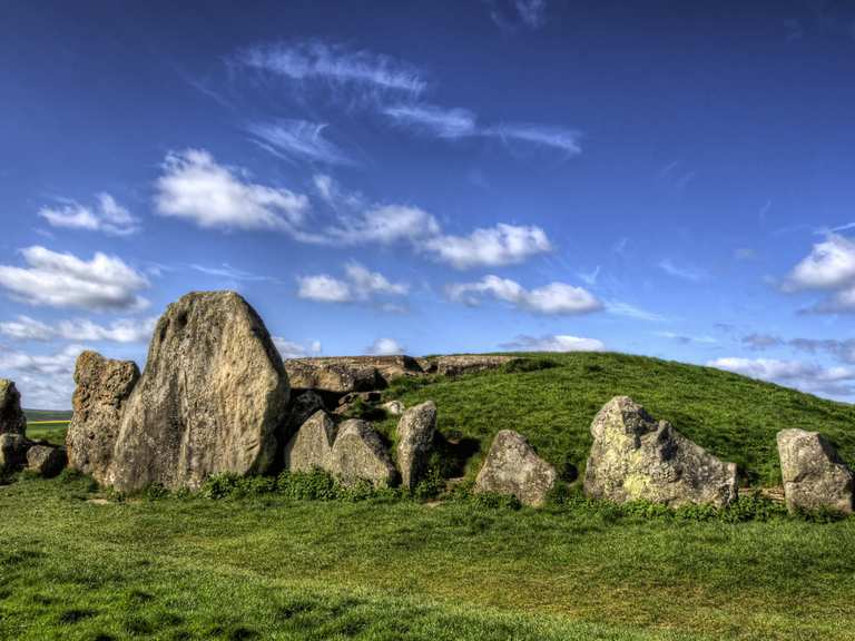 West Kennet Long Barrow – Avebury Stone Circle loop from Beckhampton ...