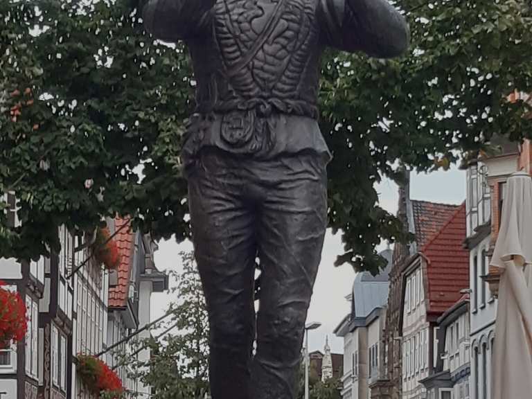 Rattenfänger Statue Hameln wandelroutes en hikes | Komoot