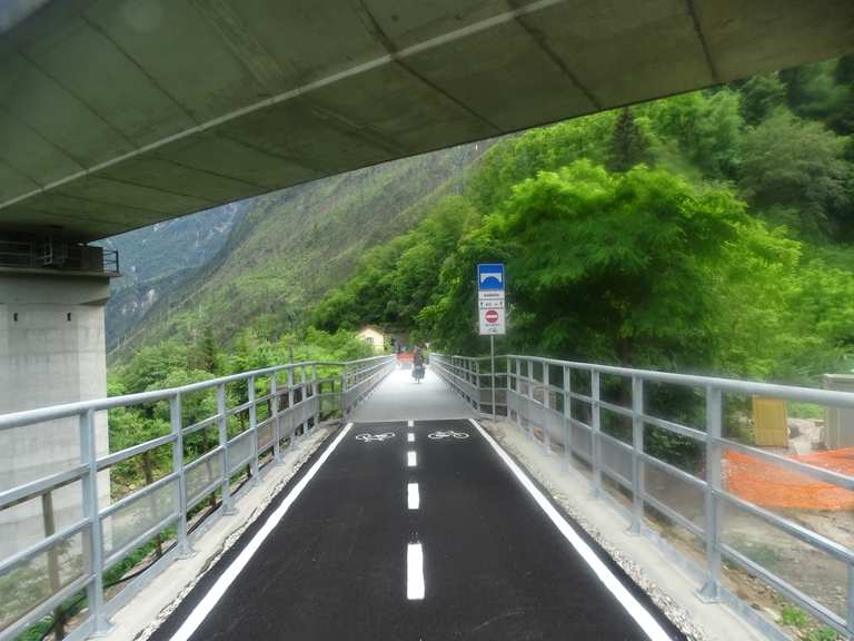 Tratto di ciclabile Alpe Adria nei pressi di Pontebba Cycle Routes and ...