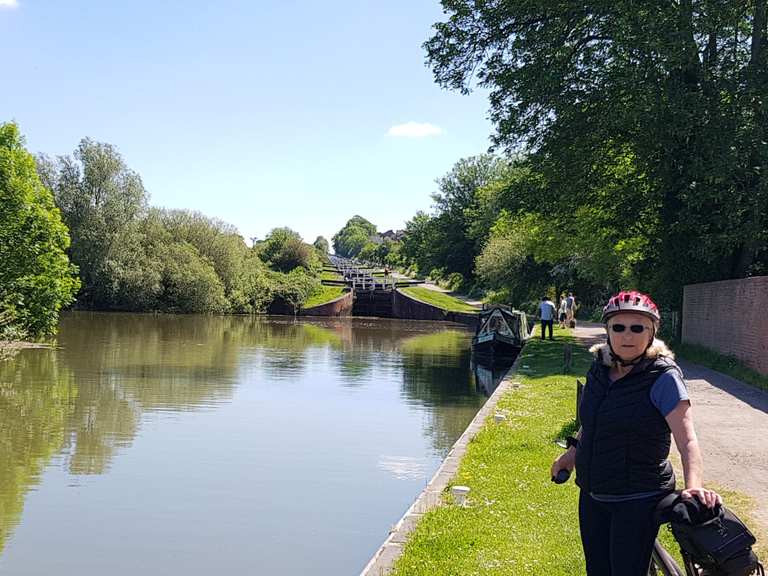 Caen Hill Locks - Cycle Routes and Map | Komoot