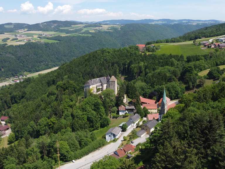 Drohnen Aufnahme Burg und Kirche Vichtenstein - Mountain Bike Trails ...