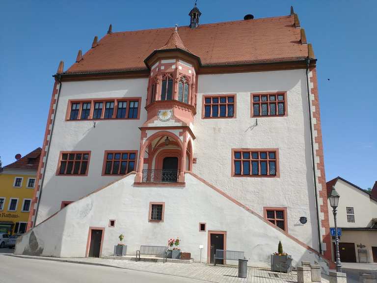 Historisches Rathaus Dettelbach: Wanderungen und Rundwege | komoot