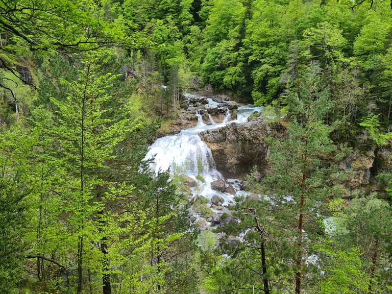 Senda de la Cola de Caballo – Beautiful waterfalls Circuit à partir de ...