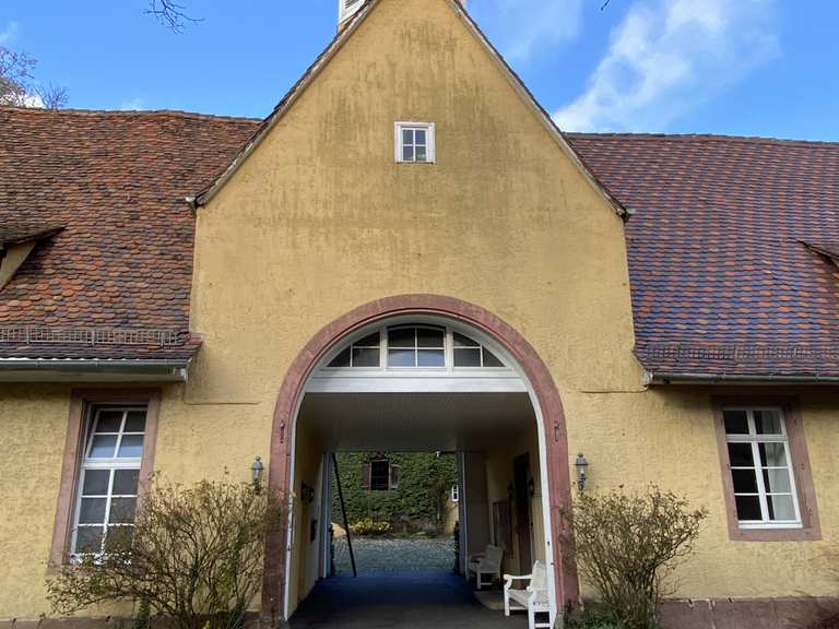 Schloss Bauschlott: Wanderungen und Rundwege | komoot