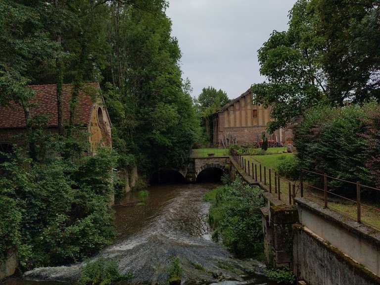 Le château de Thil — boucle depuis Précy-sous-Thil dans le parc naturel ...