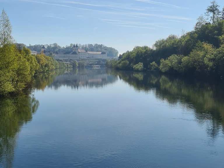 Blick auf die Traun: Wanderungen und Rundwege | komoot