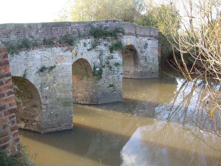 Pershore Old Bridge Routes for Walking and Hiking | Komoot