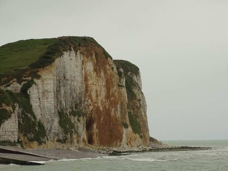 Plage des grandes dalles par le château de Sissi — boucle depuis ... Plage des grandes dalles par le château de Sissi — boucle depuis ...