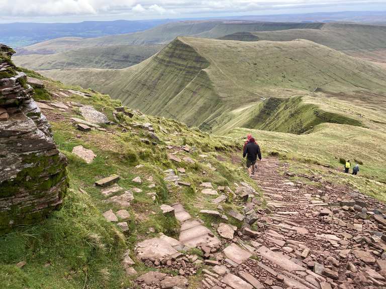 Pen y Fan Horseshoe Ridge — Brecon Beacons National Park | hike | Komoot