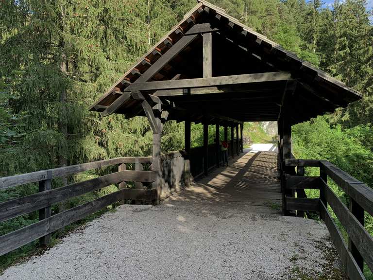 Ponte di Rualan – Chiesa di Damos Itinerario ad anello da Valle di ...