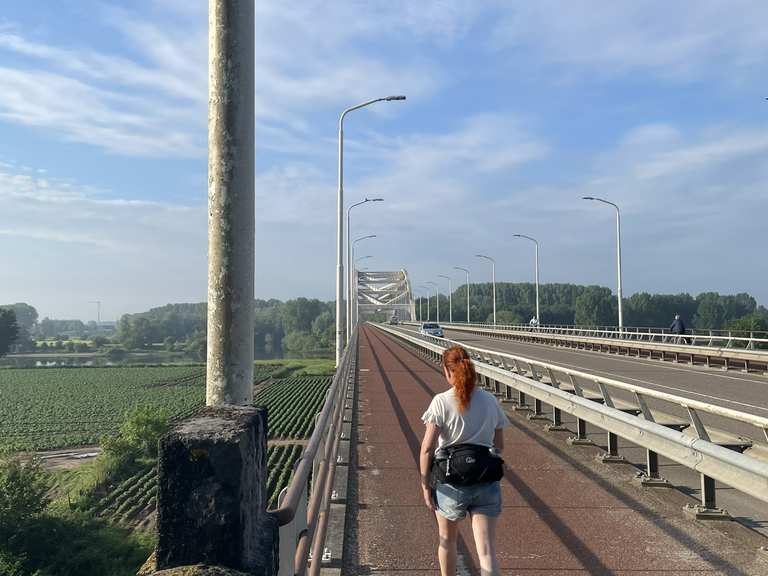 Jachthaven bij Hedel fietsroutes en kaart | Komoot