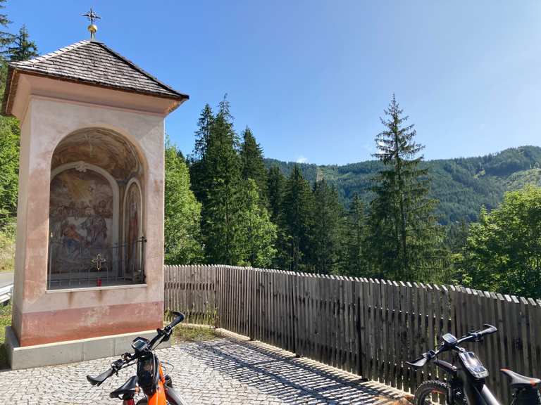 Spektakulärer Wasserfall – Dolomitenblick Runde von Markt Paternion ...
