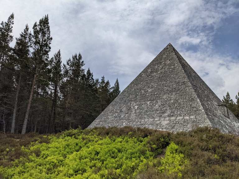 Balmoral Cairns - Prince Albert Pyramid wandelroutes en hikes | Komoot