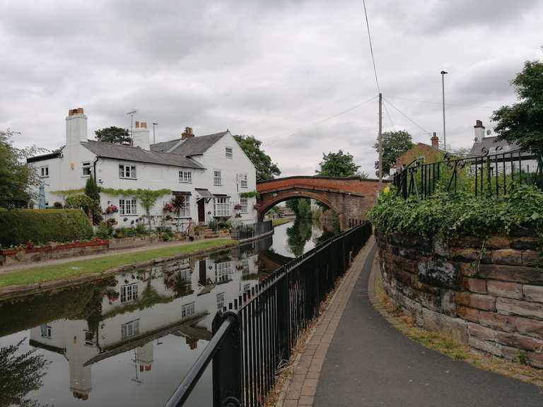 Lymm Village Routes for Walking and Hiking | Komoot