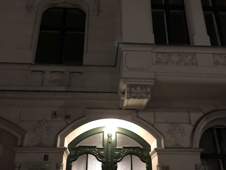 Ehemaliges Wohnhaus von Robert Uhrig wandelroutes en hikes | Komoot