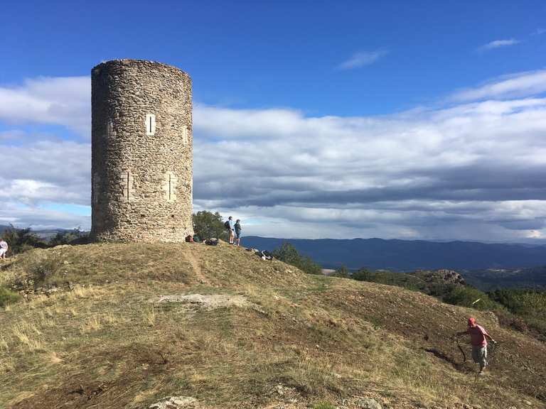 Abbaye de Saint-Martin du Canigou et Tour de Goa – boucle depuis Vernet ...