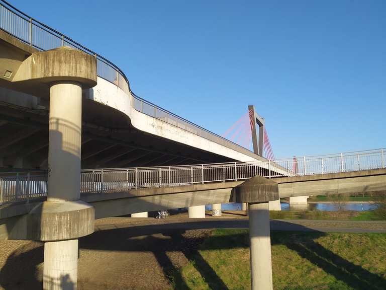 View of the A44 Rhine Bridge roadway – Hikes & How to Get There | Komoot