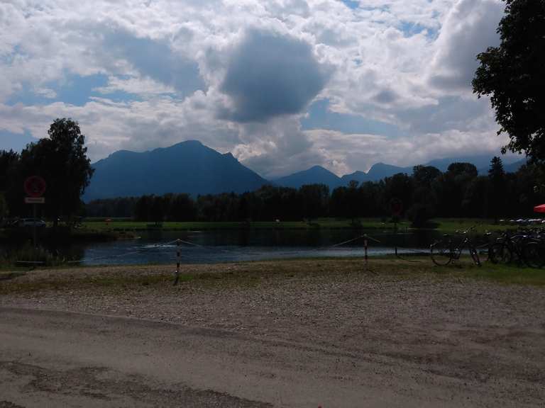 Tolles Bergpanorama am See: Wanderungen und Rundwege | komoot
