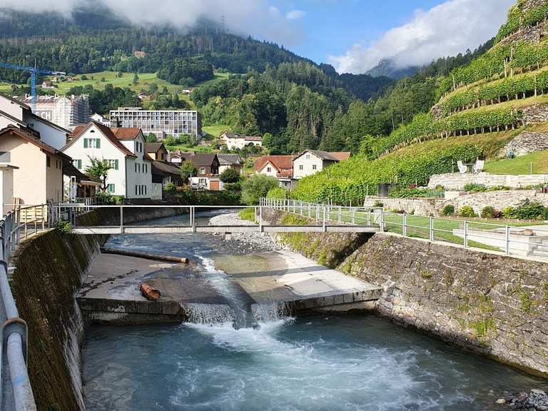 Chapfensee – Aussichtspunkt Chapfenstein Runde von Mels | Wanderung ...