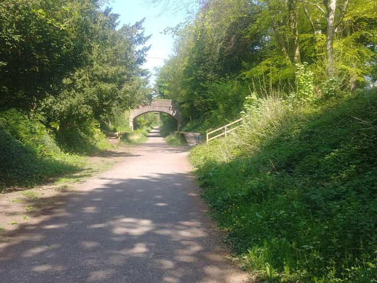 Somerset and Dorset Railway Path at Spetisbury - Routes for Walking and ...