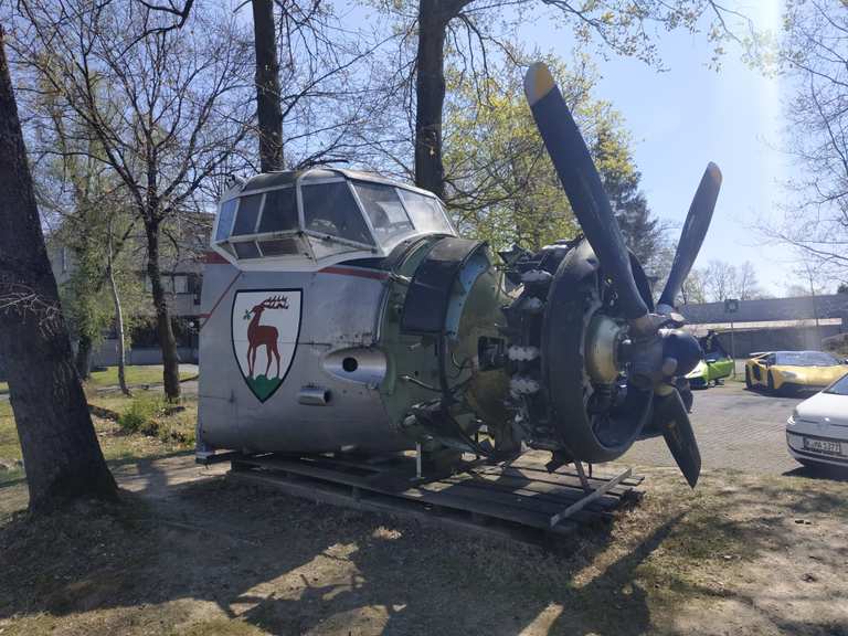 Buccara Base Oldtimer-Ausstellung: Touren und Karten | komoot