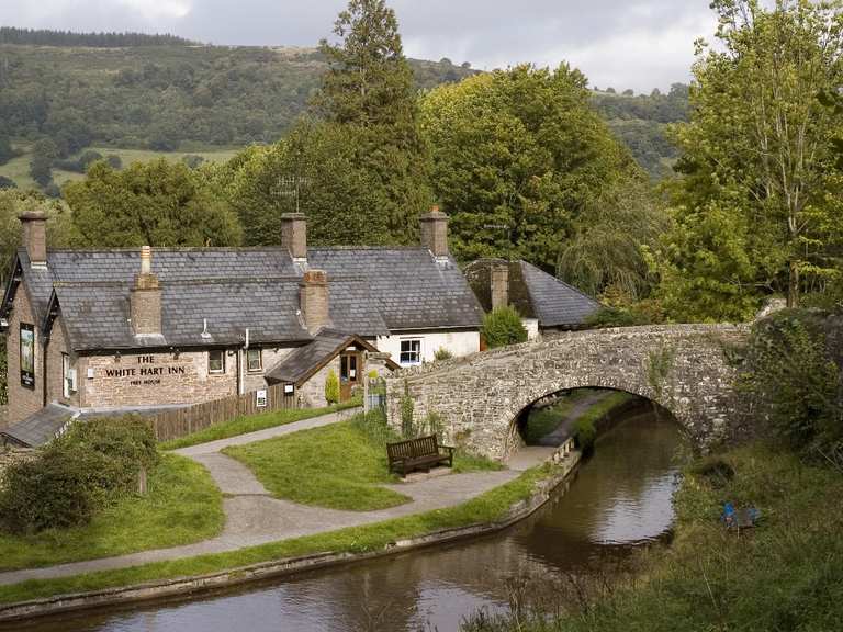 Talybont-on-Usk Reservoir loop along the Taff Trail — Brecon Beacons ...