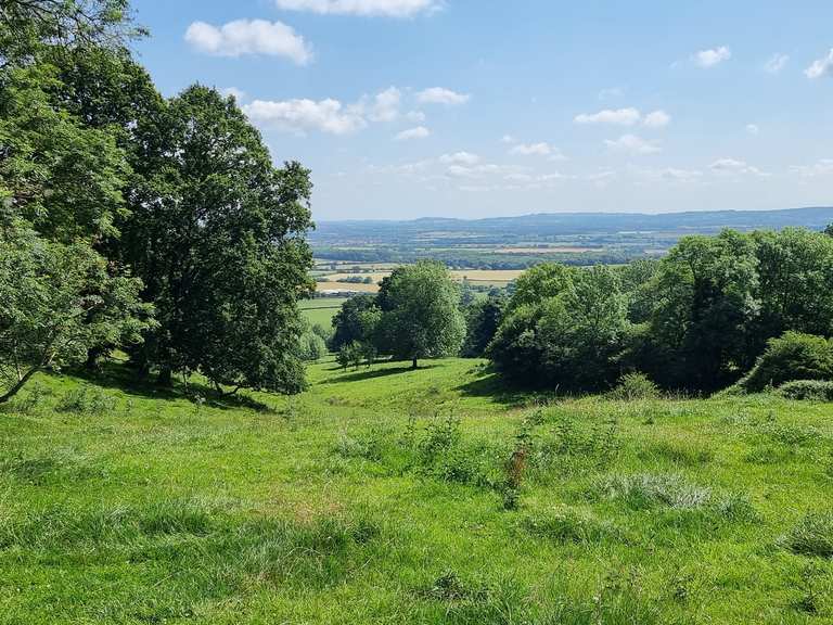 Great Comberton & Bredon Hill loop from Elmley Castle | hike | Komoot