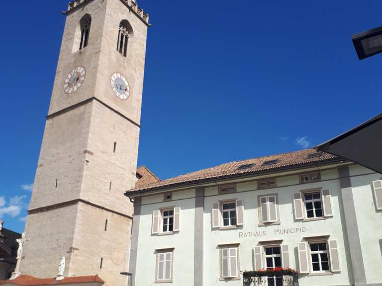 Blick runter zum Kalterer See – Marktplatz Kaltern Itinerario ad anello ...