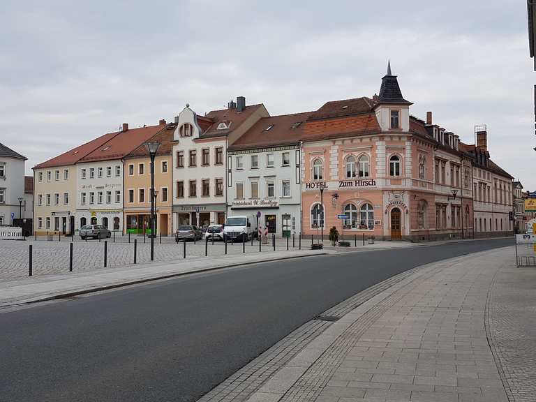 Marktplatz Radeburg mit Rathaus und Brunnen - Cycle Routes and Map | Komoot