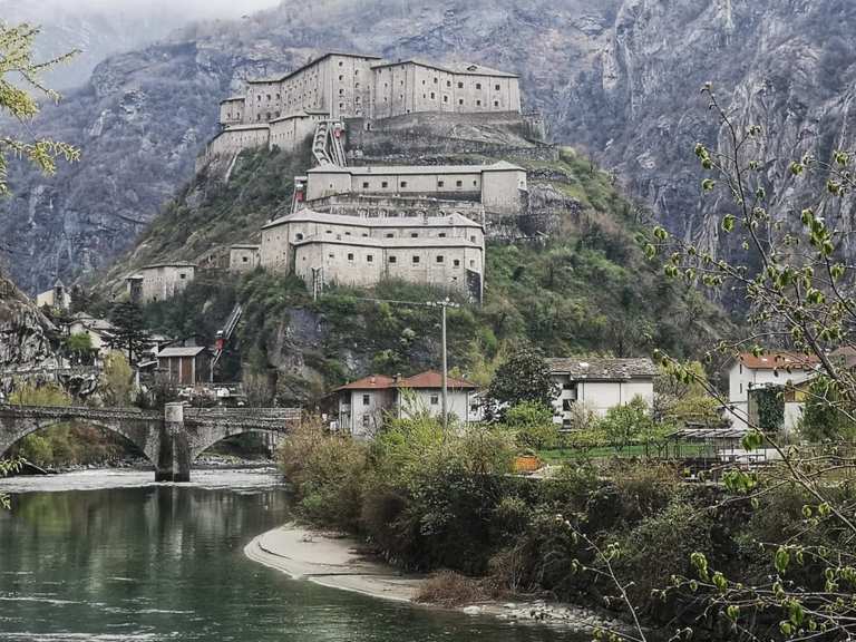 Stage 3: Verres to Roppolo — between history and nature on Italy’s Via ...