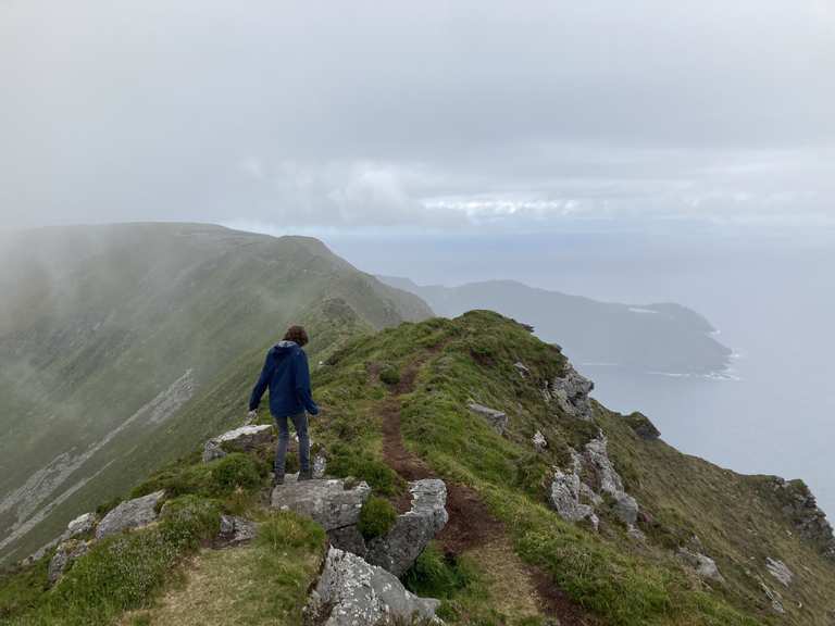 One Man's Pass on Slieve League - Routes for Walking and Hiking | Komoot