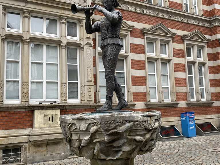 Rattenfänger Statue Hameln Routes for Walking and Hiking | Komoot