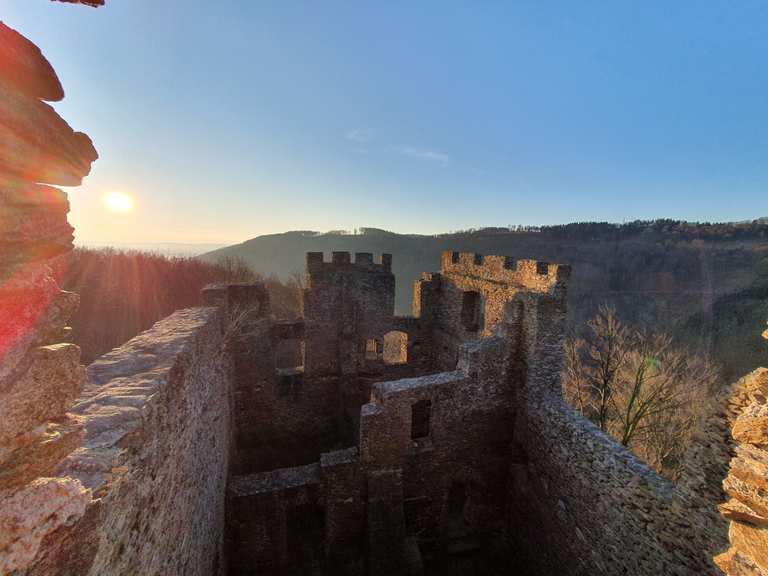 Burgruine Stauf: Wanderungen und Rundwege | komoot