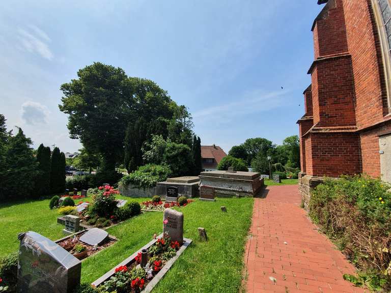 St. Petri Kirche zu Burhave: Wanderungen und Rundwege | komoot