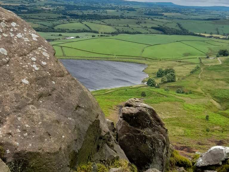 Boucle d'Embsay Crag et de l'église Sainte-Marie depuis le réservoir d ...