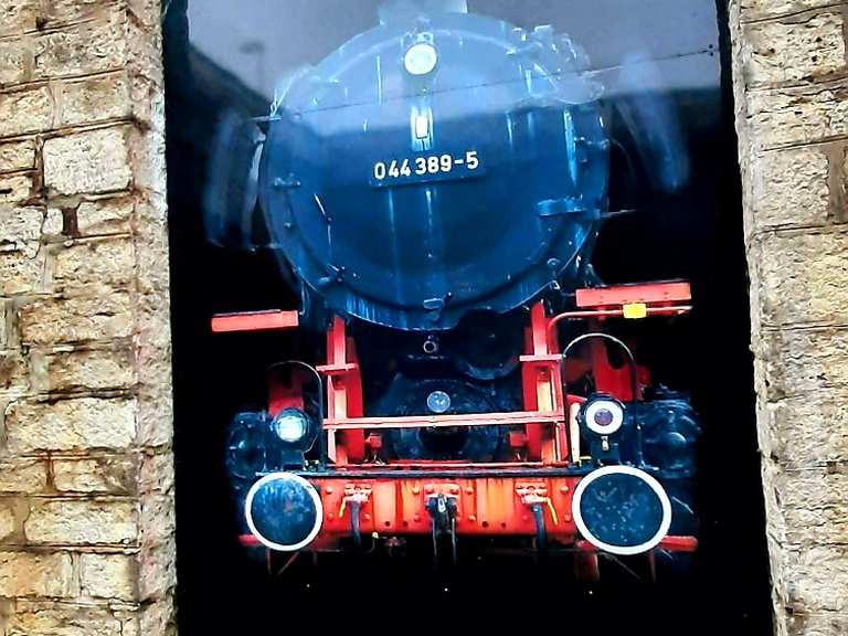 Ottbergen Bahnhof alte Dampflokomotive Routes for Walking and Hiking ...