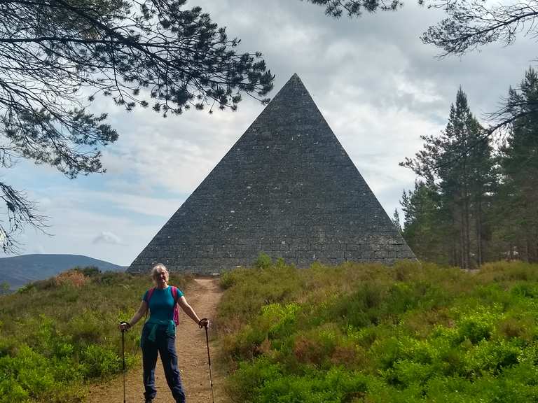 Balmoral Cairns - Prince Albert Pyramid wandelroutes en hikes | Komoot