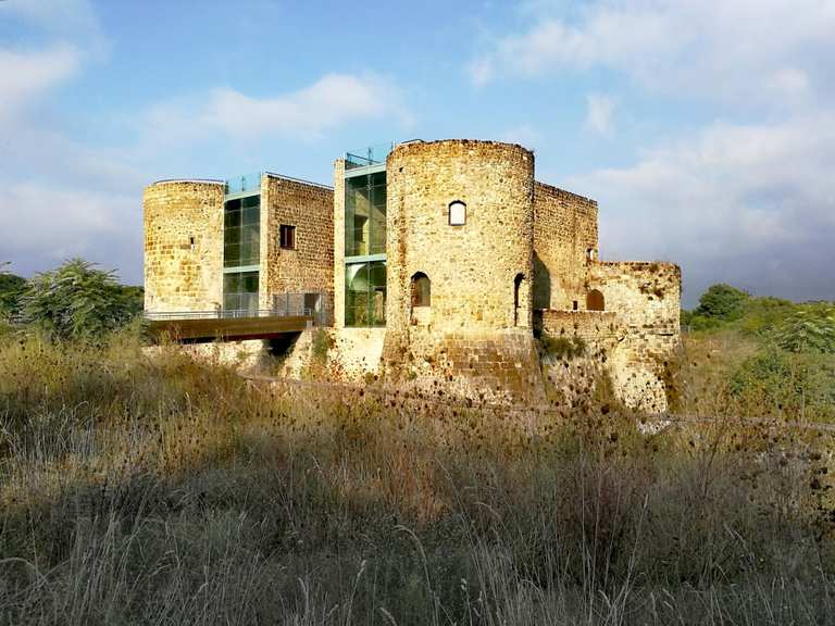 Castello di Calvi Risorta (Castello Aragonese) : Radtouren und Radwege ...