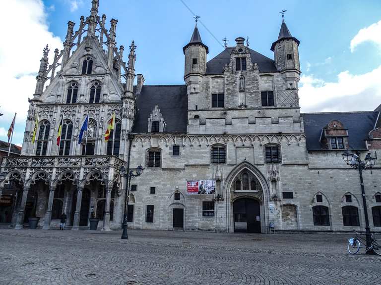 Oude Lakenhalle - Stadhuis Mechelen wandelroutes en hikes | Komoot