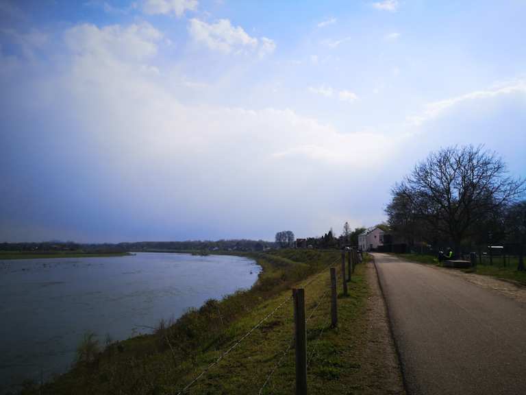 Winterdijk Lanaken / River Maas Road Cycle Routes and Map | Komoot